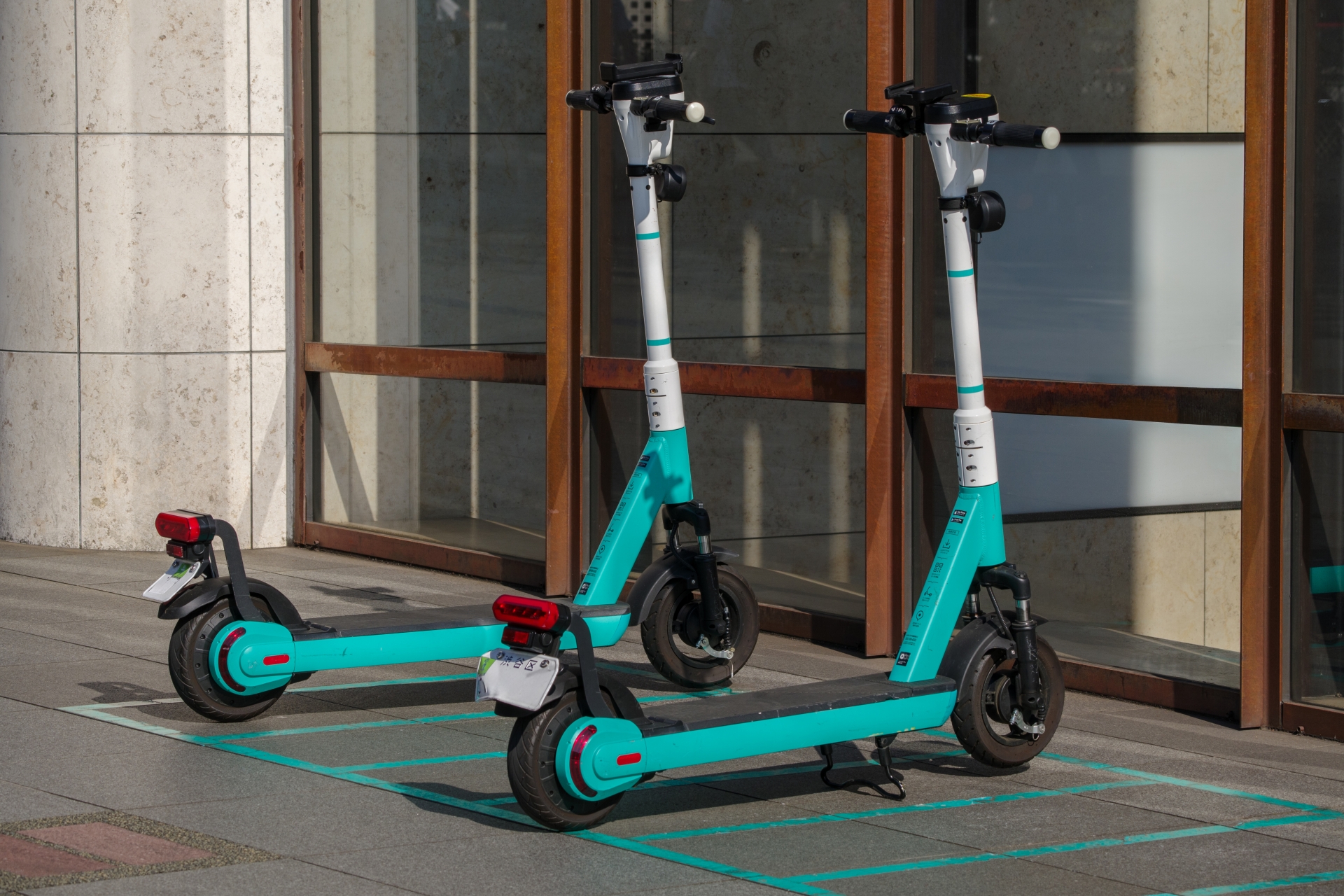 【2025年最新】電動キックボードシェアサービス徹底比較！- eKick研究所